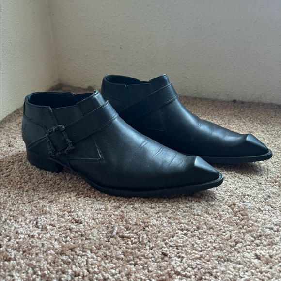 John Fluevog | Shoes | John Fluevog Siouxsie Swordfish Chelsea Shoes ...